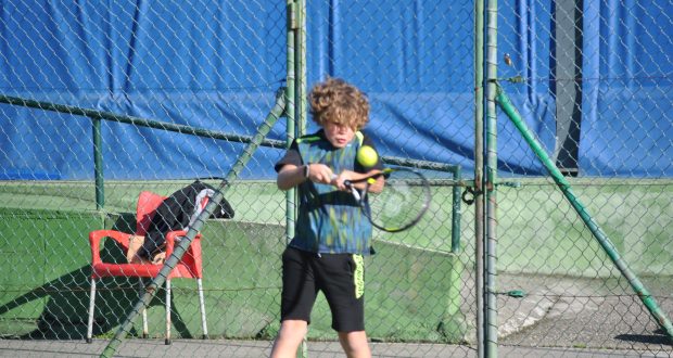 Mario Graña casi da la sorpresa – Escuela de Tenis Marineda